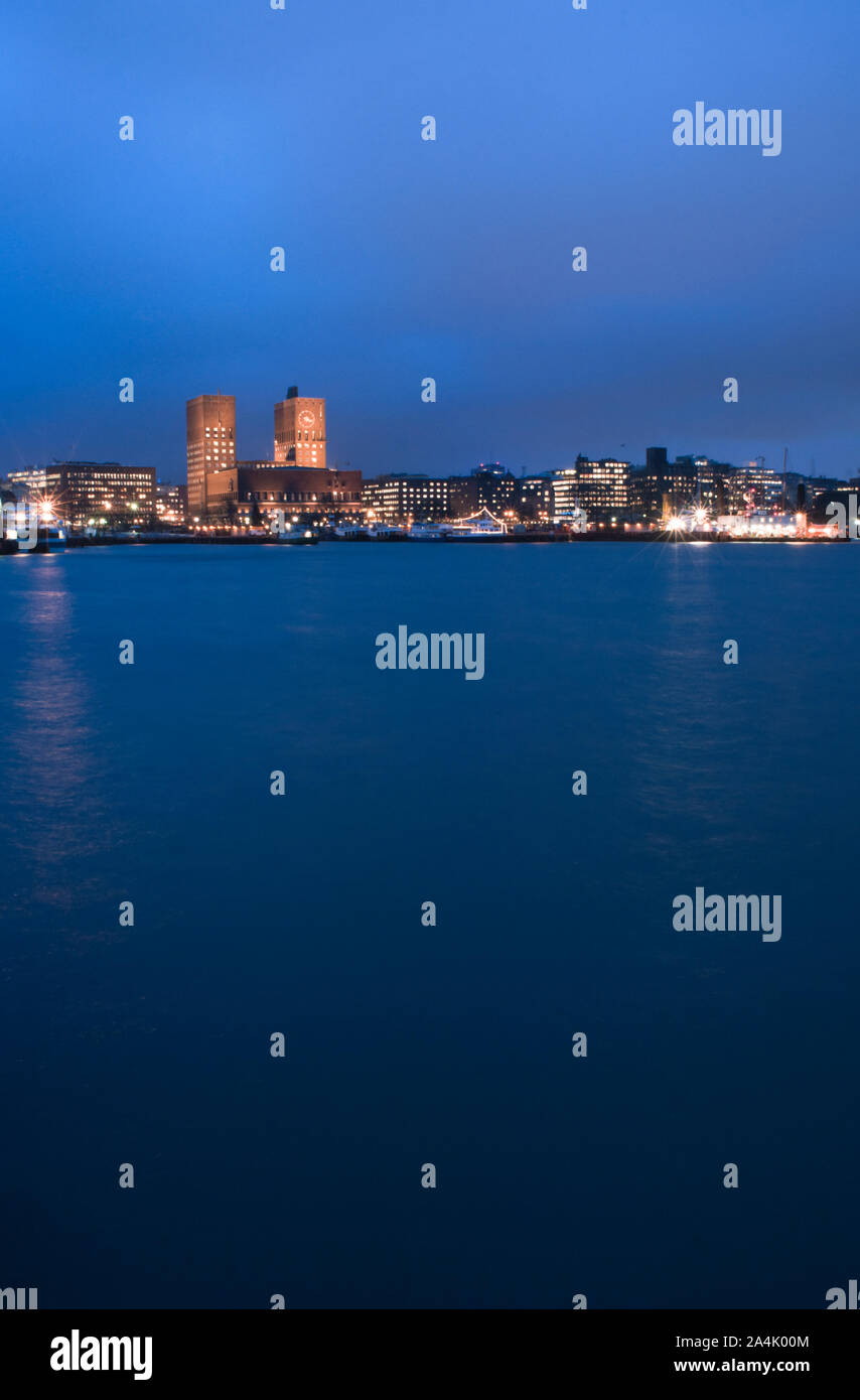 Oslo by night Stock Photo - Alamy
