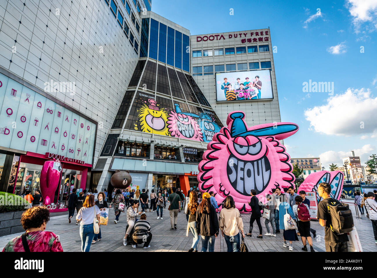 Seoul Korea , 23 September 2019 : Doota shopping mall exterior view ...