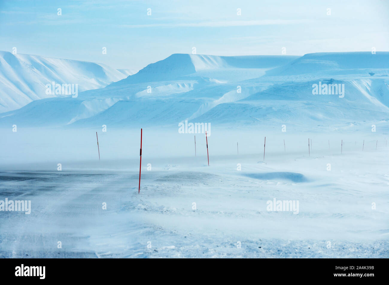Windy weather signs hi-res stock photography and images - Alamy