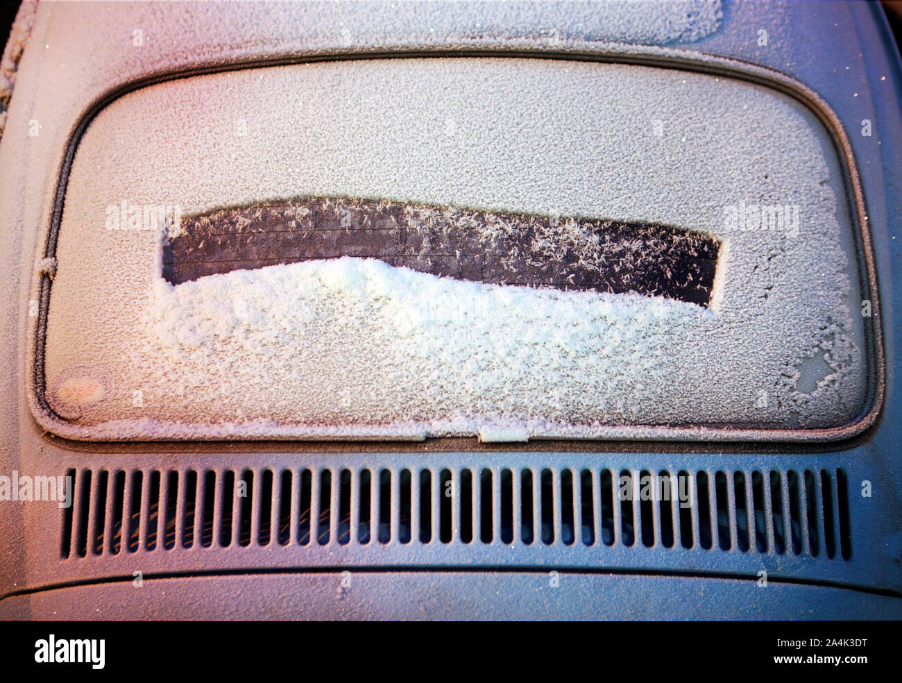 Frozen car window Stock Photo - Alamy