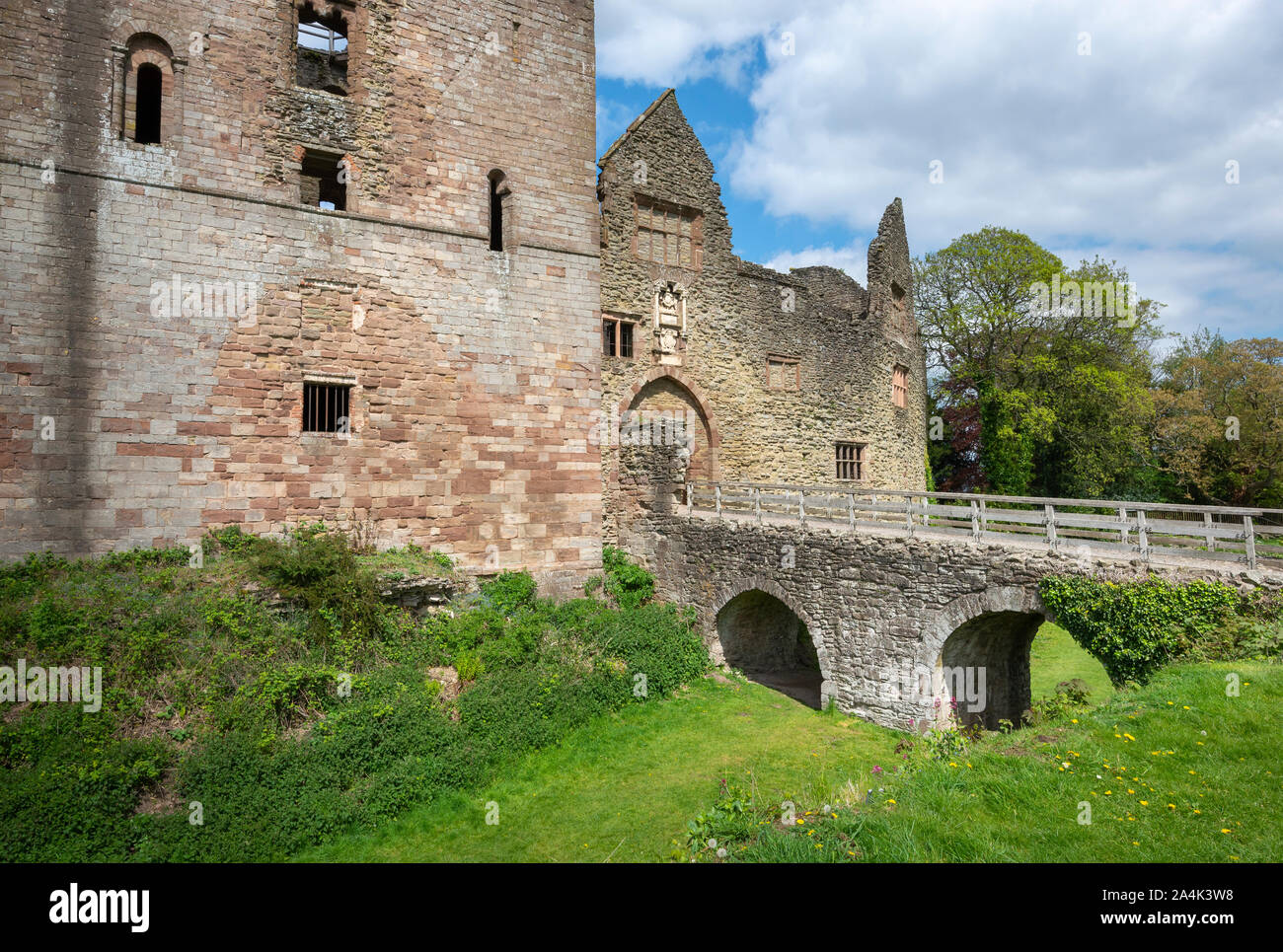 Bridge ludlow castle architecture hi-res stock photography and images ...