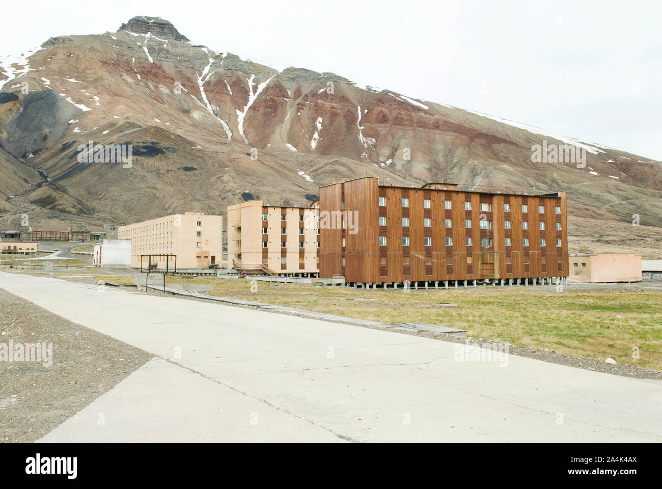 Spitsbergen, Svalbard, Pyramiden that was abandonned in 1998 Stock ...