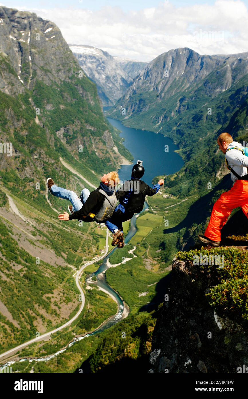 Three parachutists jumping hi-res stock photography and images - Alamy