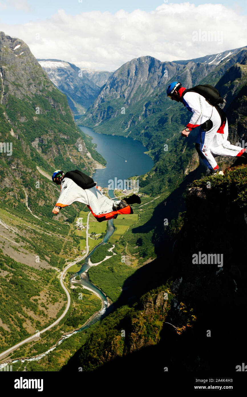 Person jumping from cliff river hi-res stock photography and images - Alamy