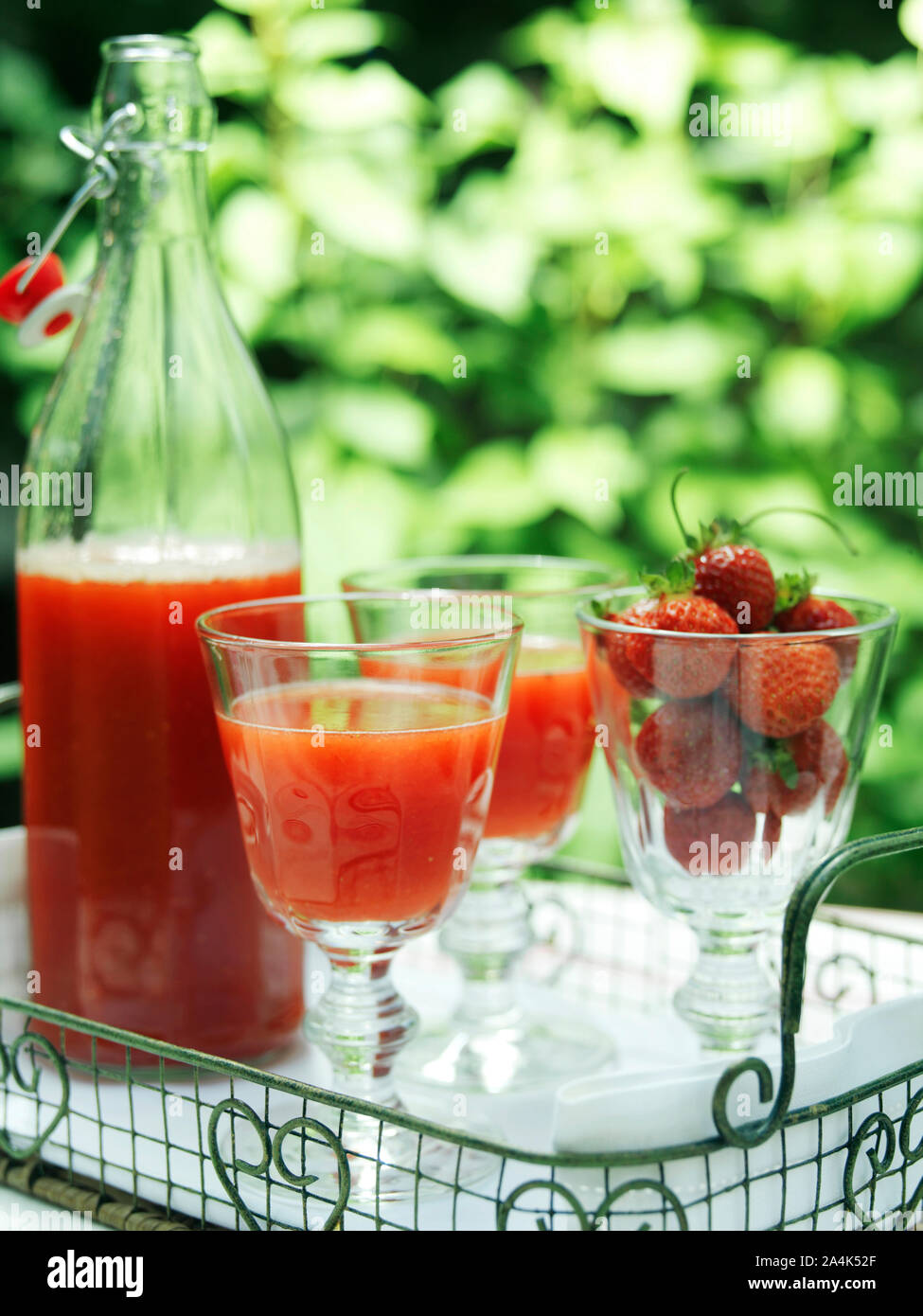 Drinks in a garden Stock Photo - Alamy