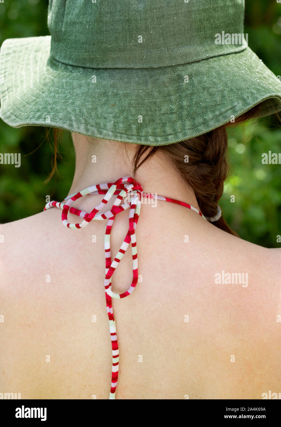 Women wearing bras hi-res stock photography and images - Alamy