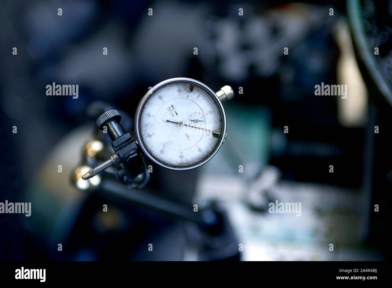Measuring instrument in workshop - pressure instrument Stock Photo - Alamy