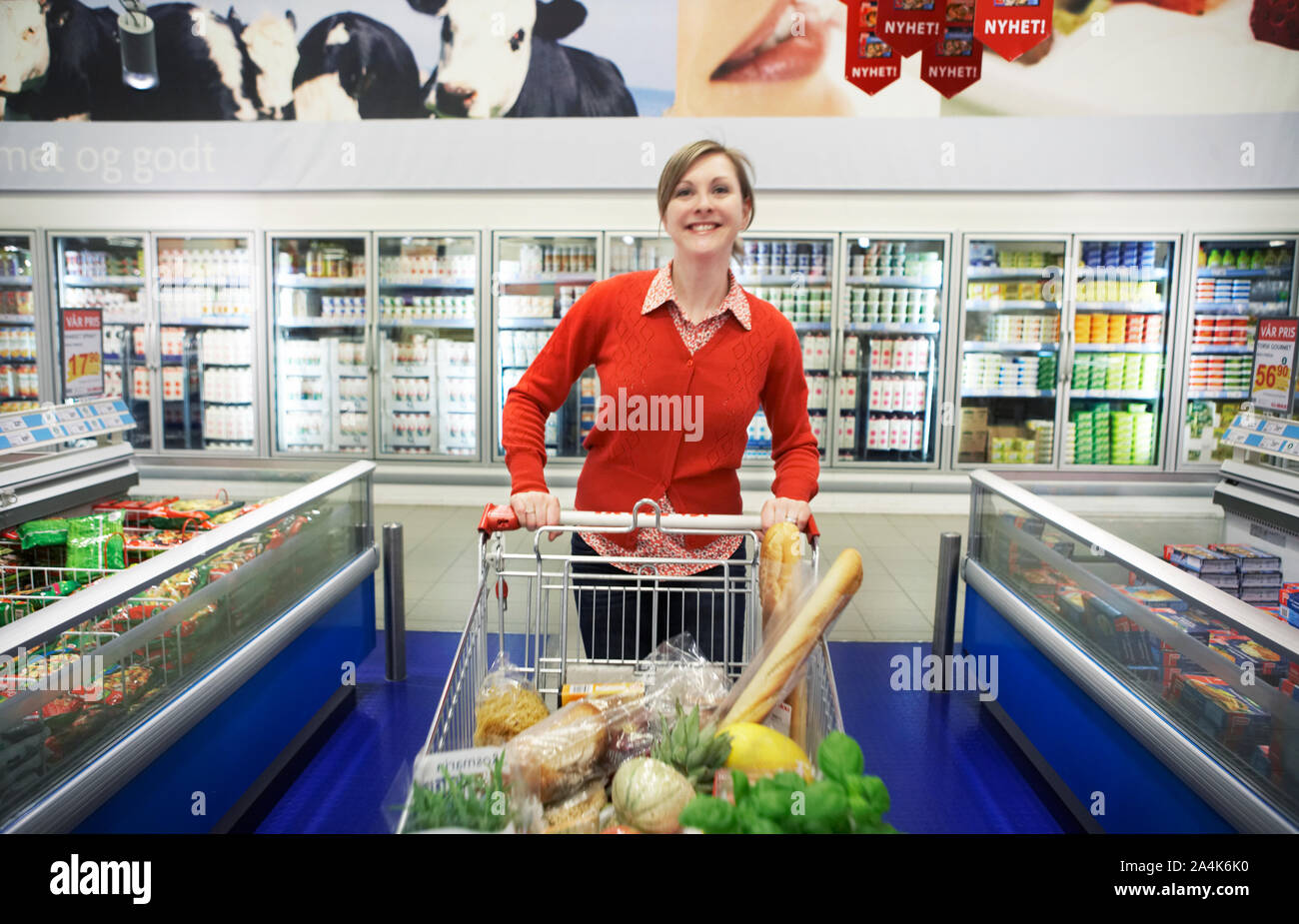 Shopping routine hi-res stock photography and images - Alamy