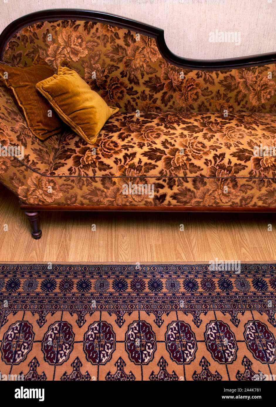 Retro form hi-res stock photography and images - Alamy