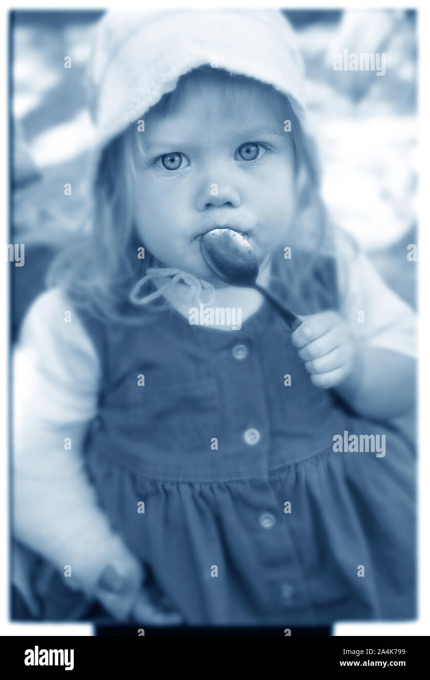 Action girls hi-res stock photography and images - Alamy