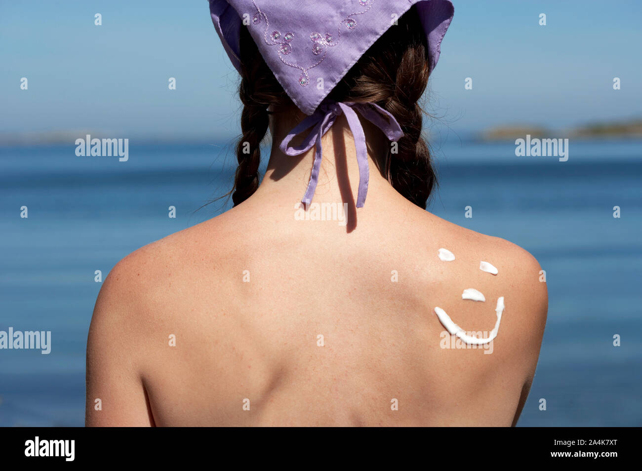 Women suntan bodies hi-res stock photography and images - Alamy