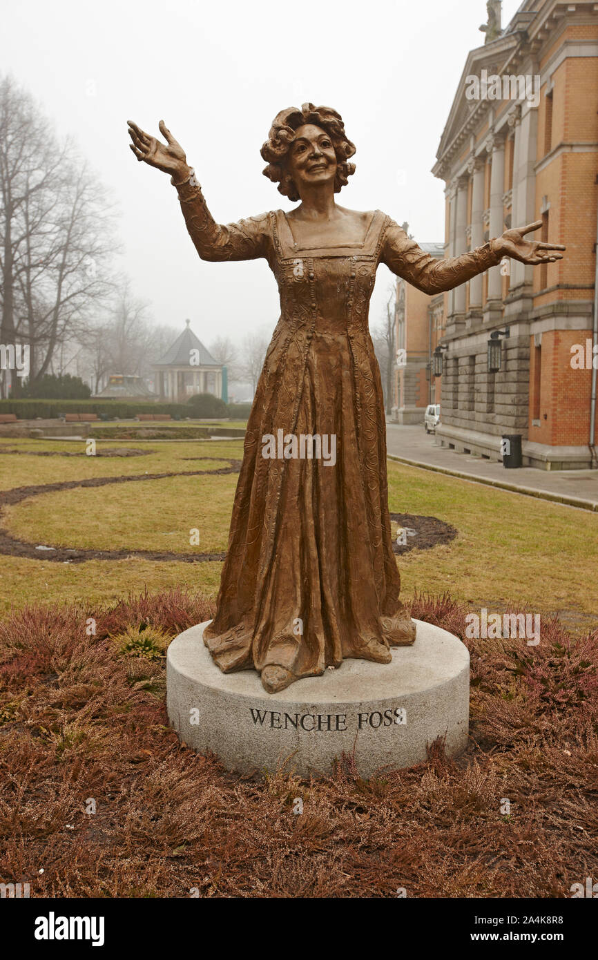 Actress Wenche Foss, sculpture in The Royal Castle park Stock Photo - Alamy