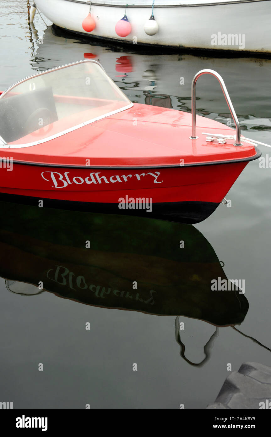 Red motorboat hi-res stock photography and images - Alamy