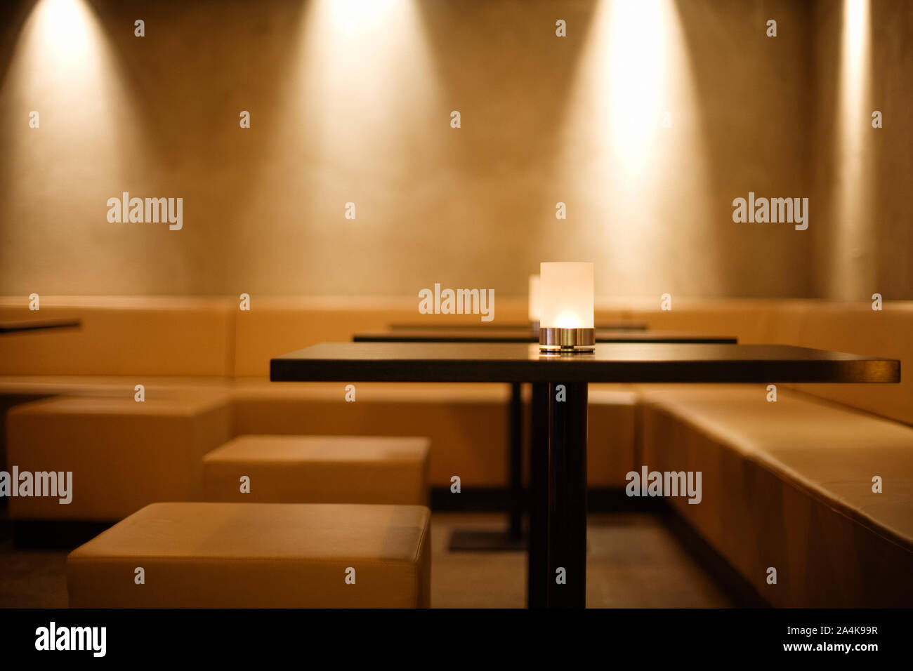 Empty restaurant. Modern interior Stock Photo - Alamy