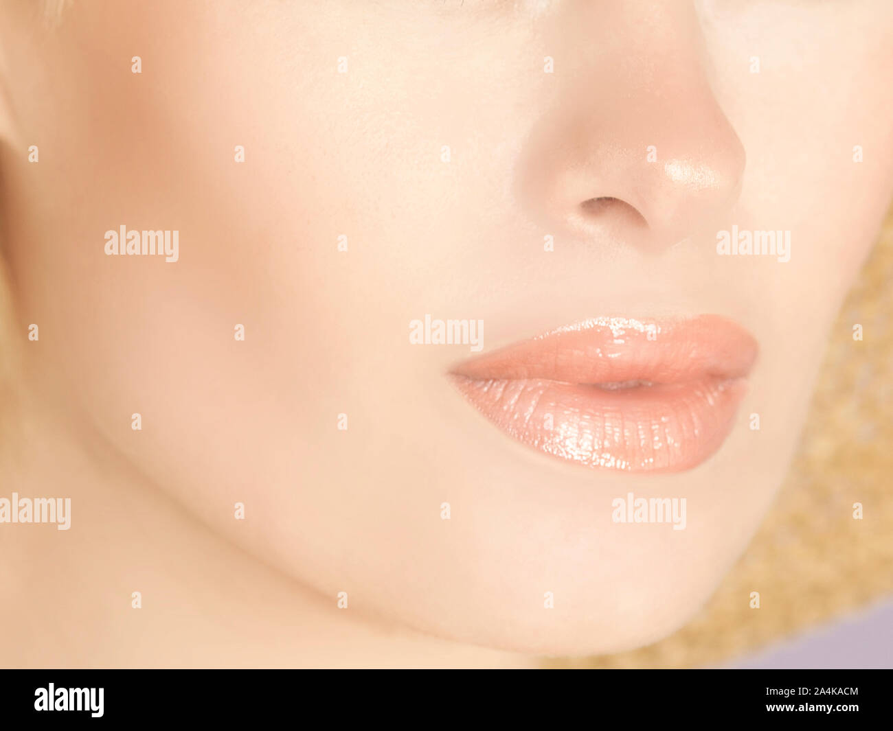 Glossy / shiny lips Stock Photo - Alamy