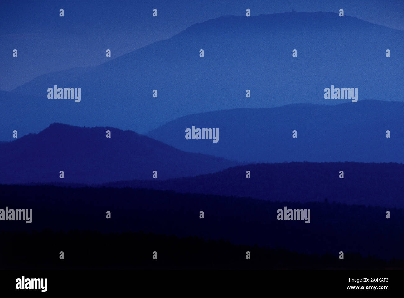 Blue horizons hi-res stock photography and images - Alamy