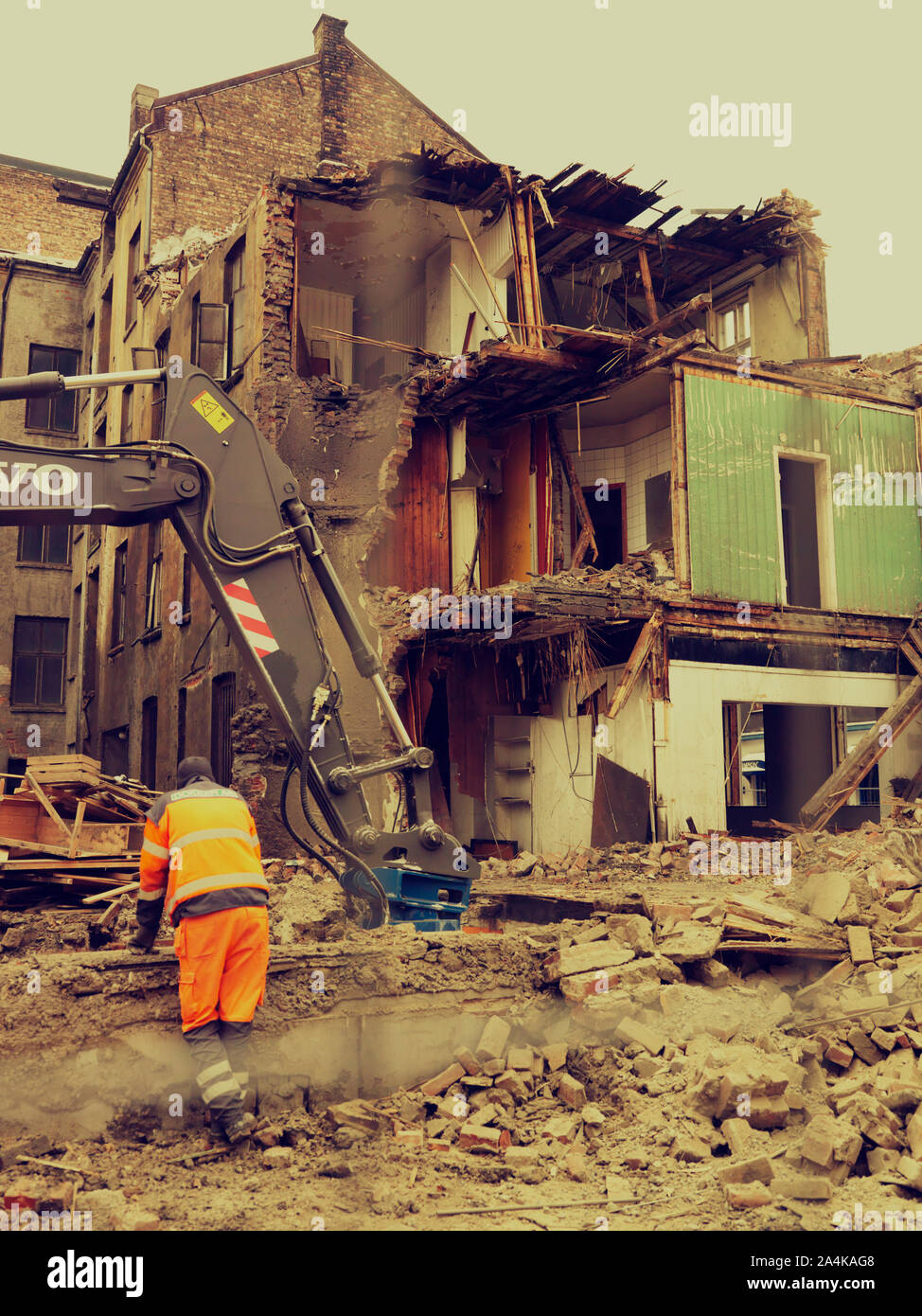 Demolition, destruction of house Stock Photo - Alamy