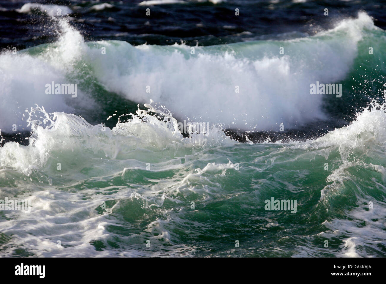 Movements of waves hi-res stock photography and images - Alamy