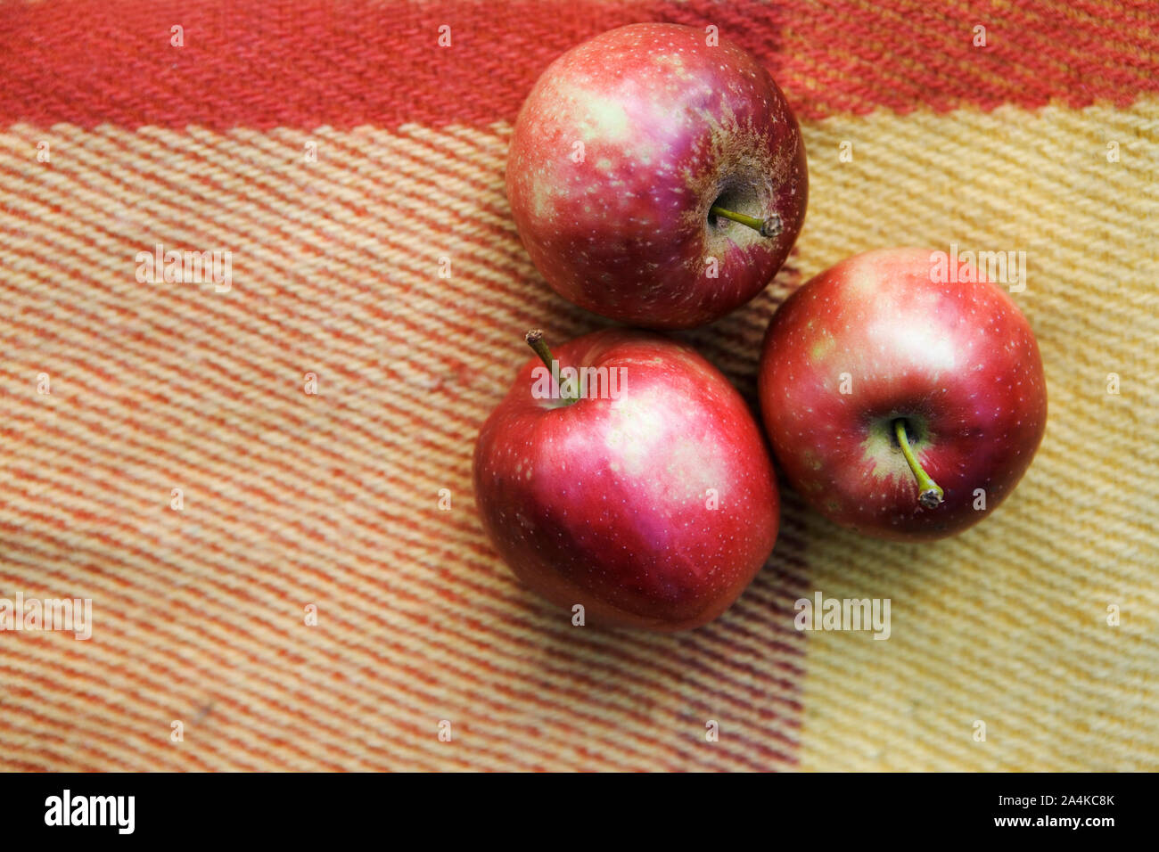 Red round shapes hi-res stock photography and images - Alamy