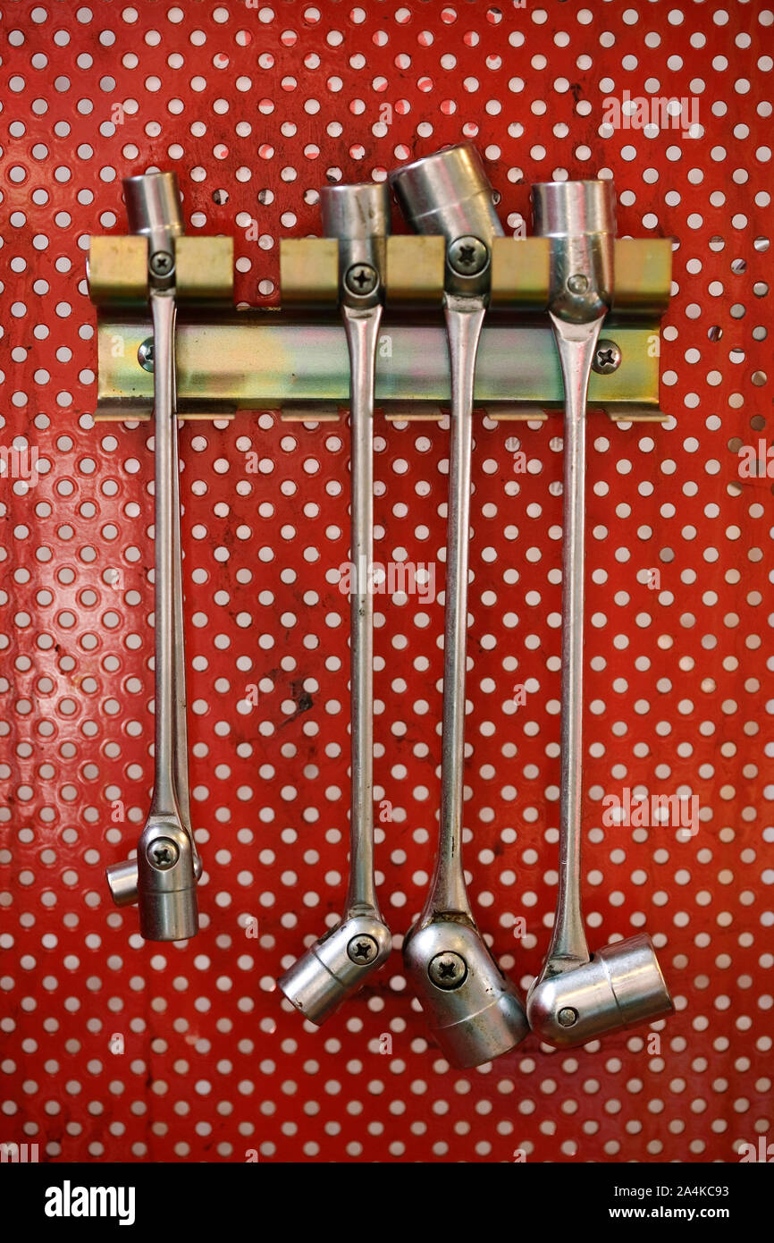 Wrenches line up hi-res stock photography and images - Alamy
