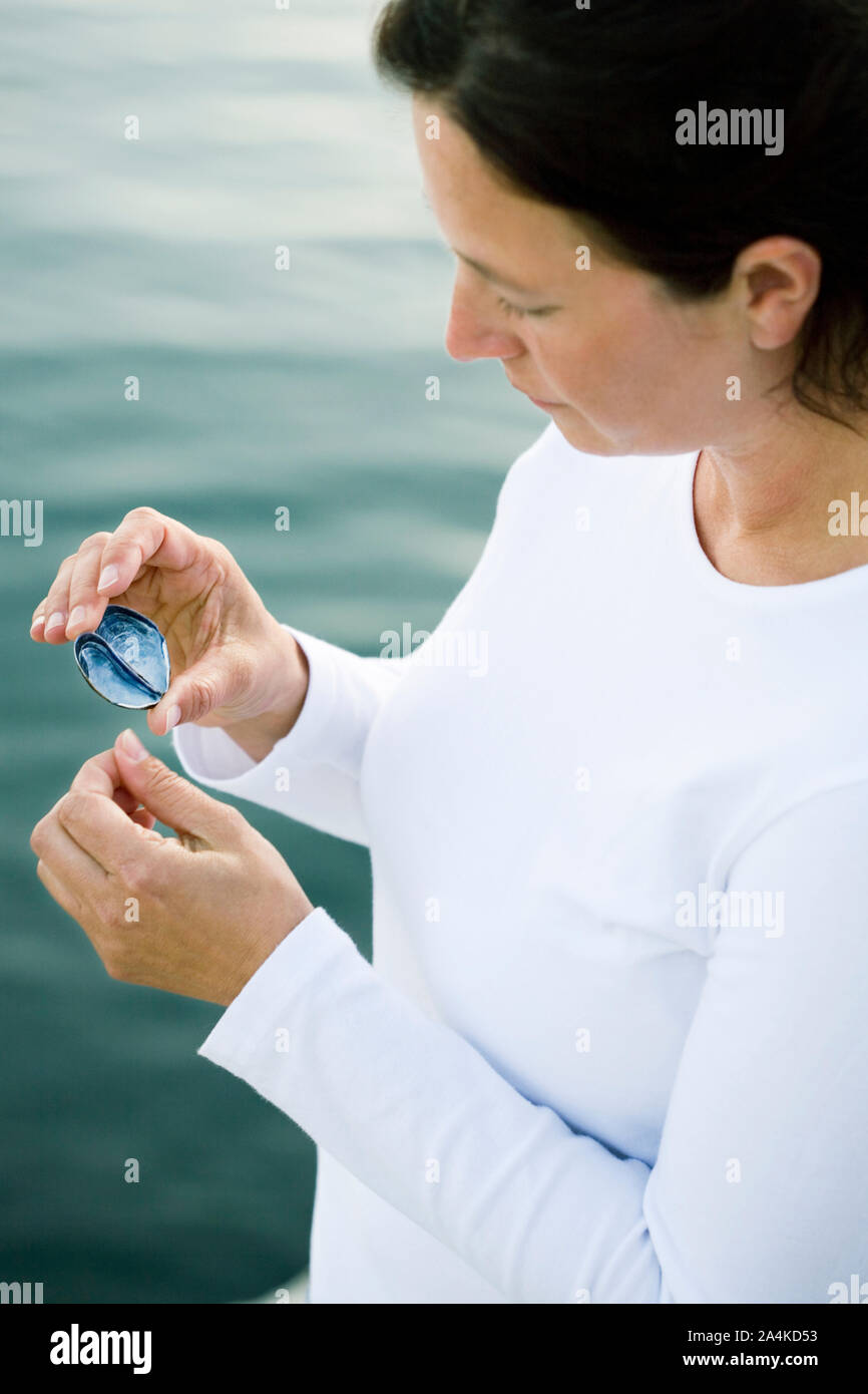 Shell hearts hi-res stock photography and images - Alamy