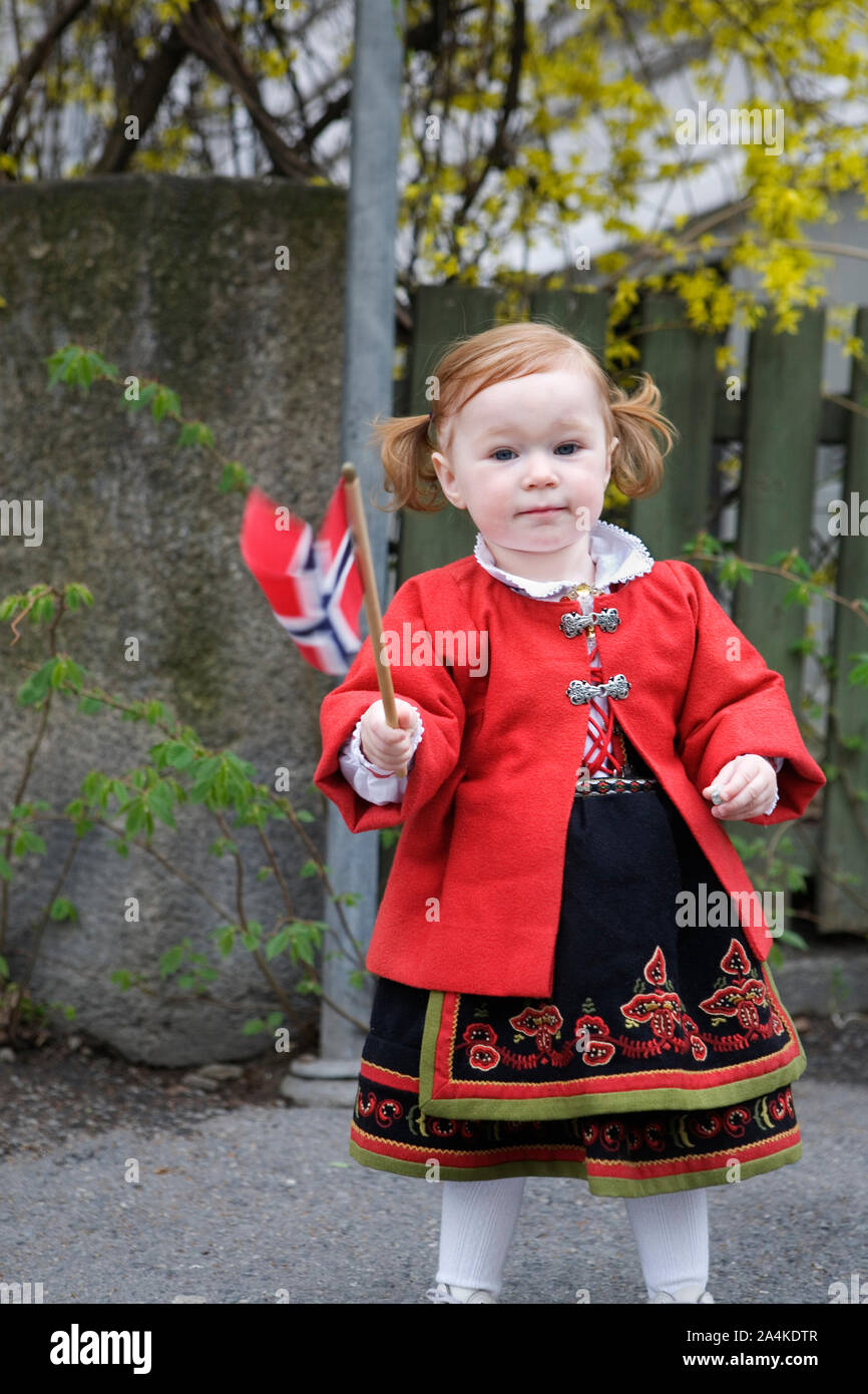 Traditional norwegian costume hi-res stock photography and images - Alamy