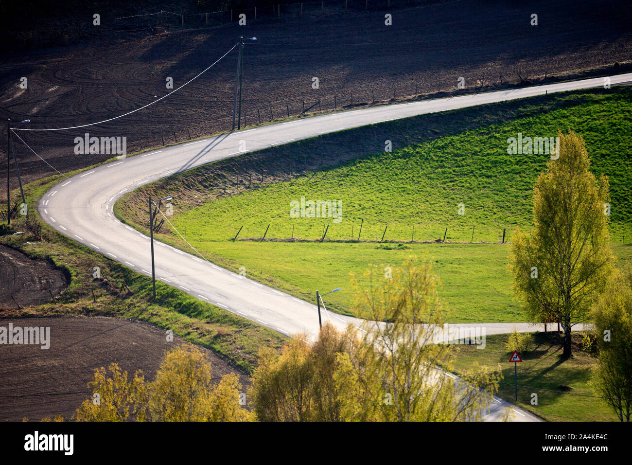Curved arrow road marking hi-res stock photography and images - Alamy