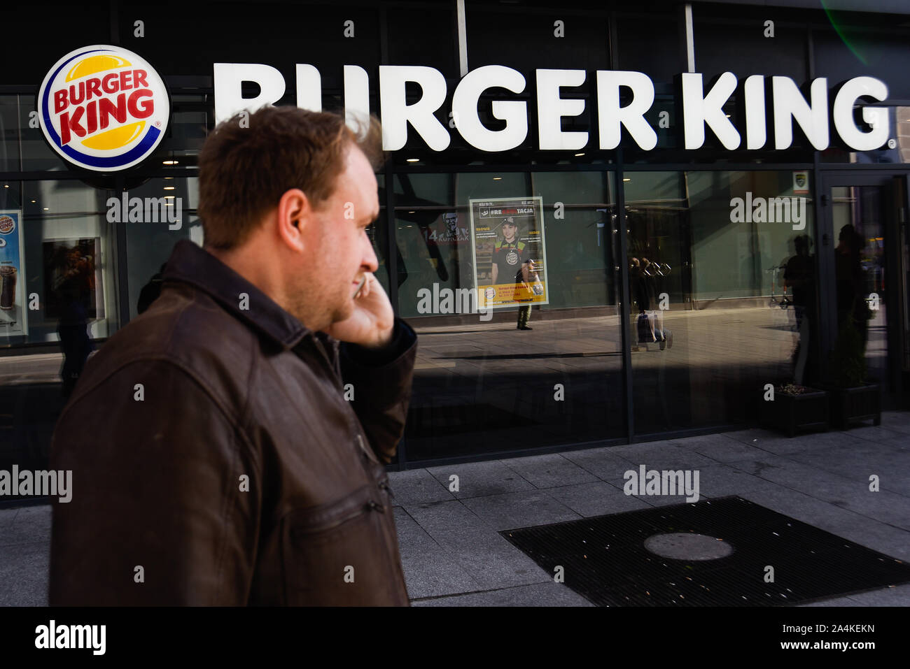 Man walking past a restaurant hi-res stock photography and images - Alamy