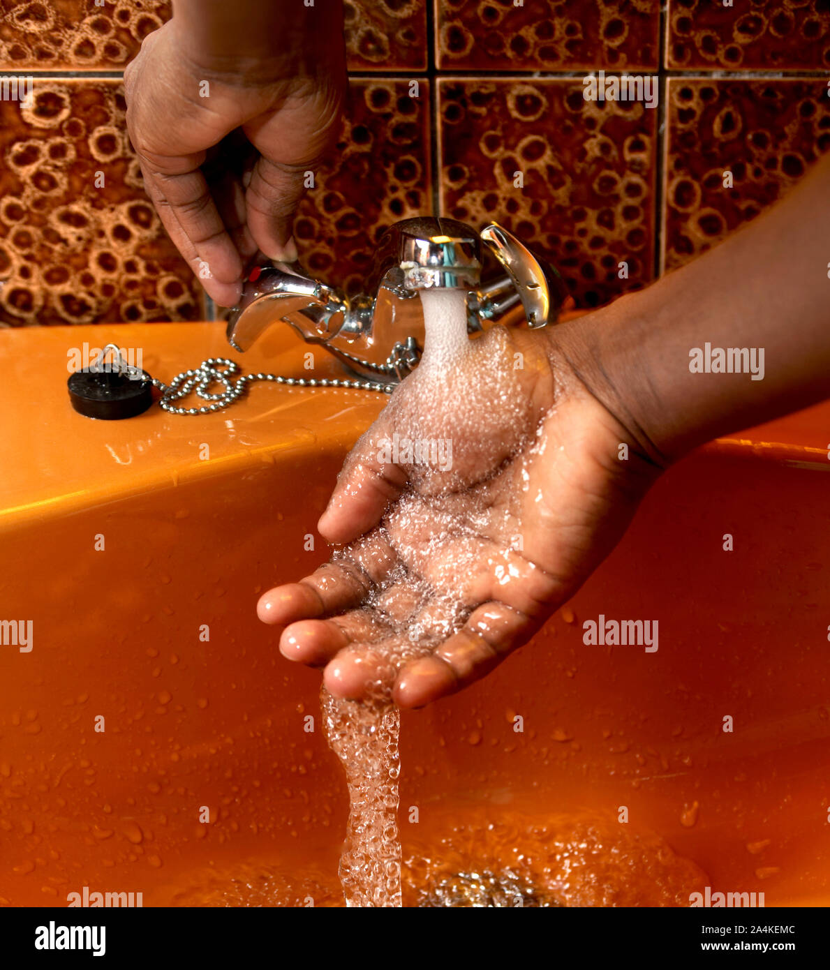 Cleaning sinks hi-res stock photography and images - Alamy