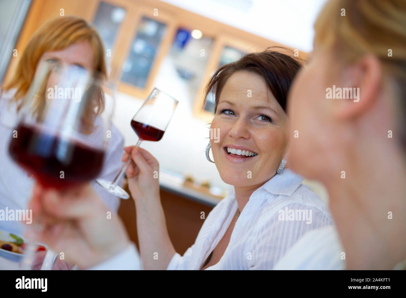 Girls night glasses wine hi-res stock photography and images - Alamy