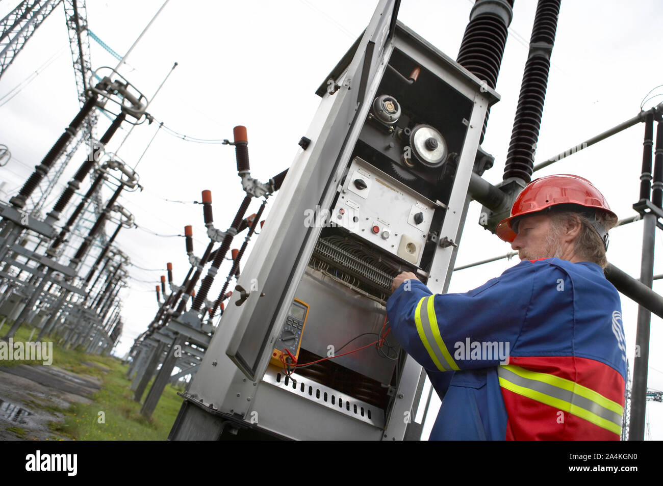 Steel angles hi-res stock photography and images - Alamy