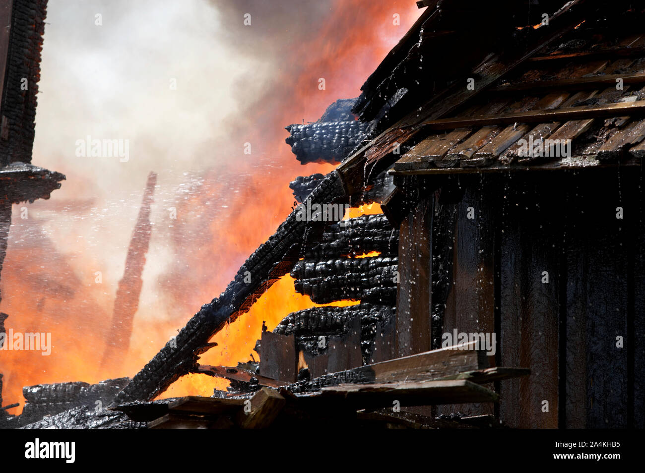 House on fire Stock Photo - Alamy