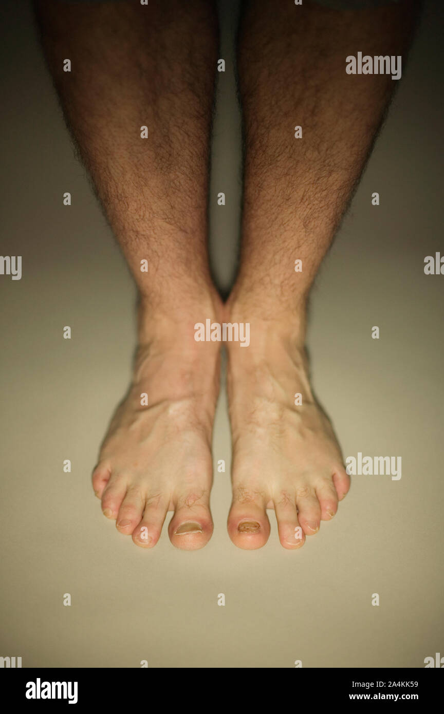 Barefeet barefoot legs feet foot hi-res stock photography and images ...