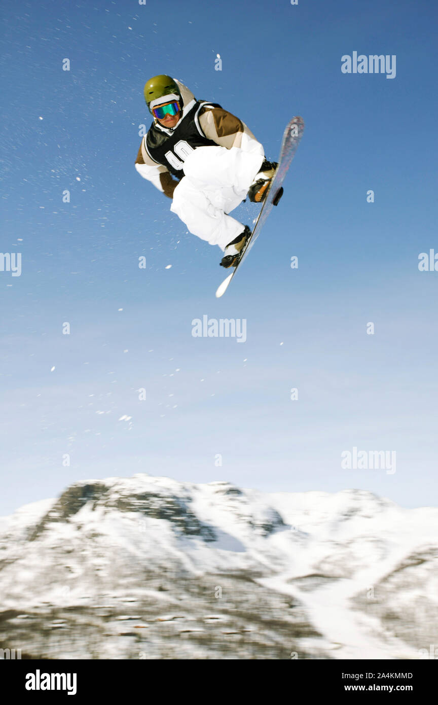 Shot form below hi-res stock photography and images - Alamy