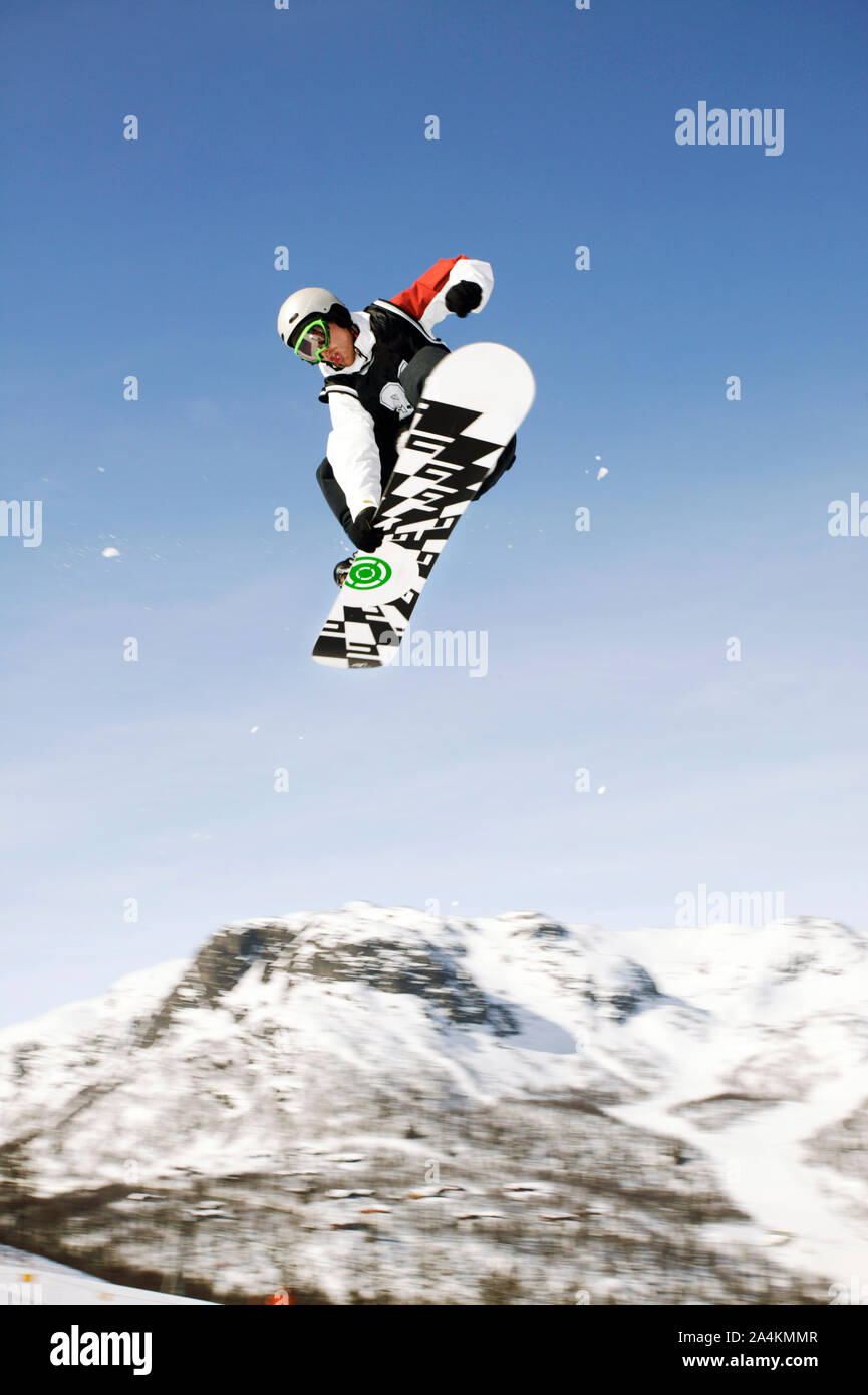 Shot form below hi-res stock photography and images - Alamy