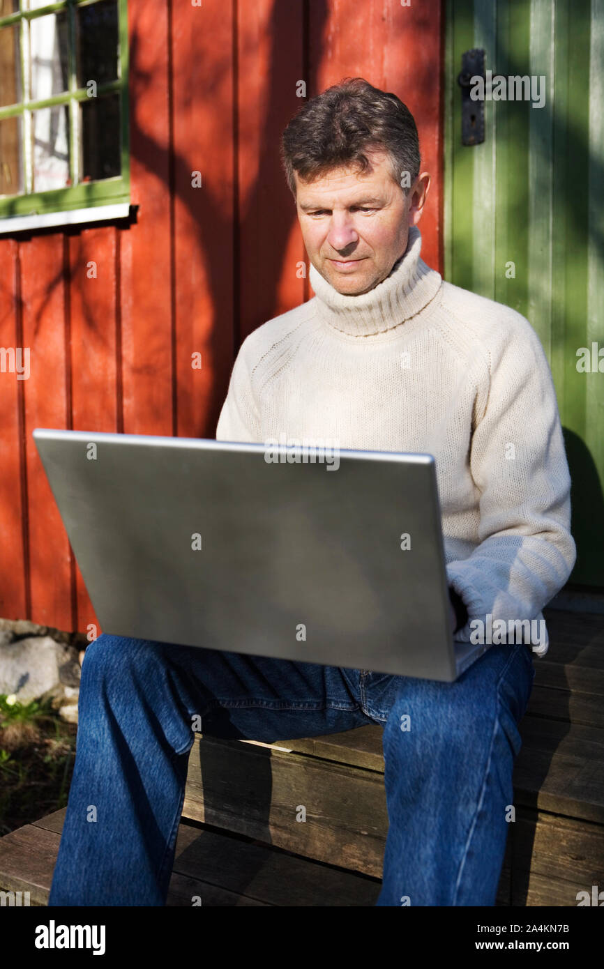 Action home hi-res stock photography and images - Alamy
