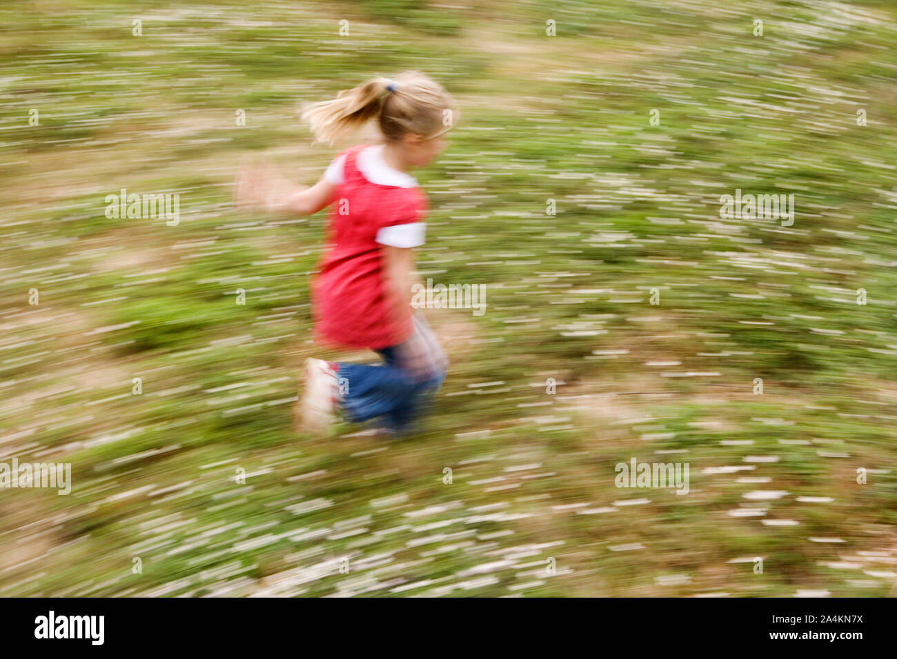 Girls in dresses running hi-res stock photography and images - Alamy
