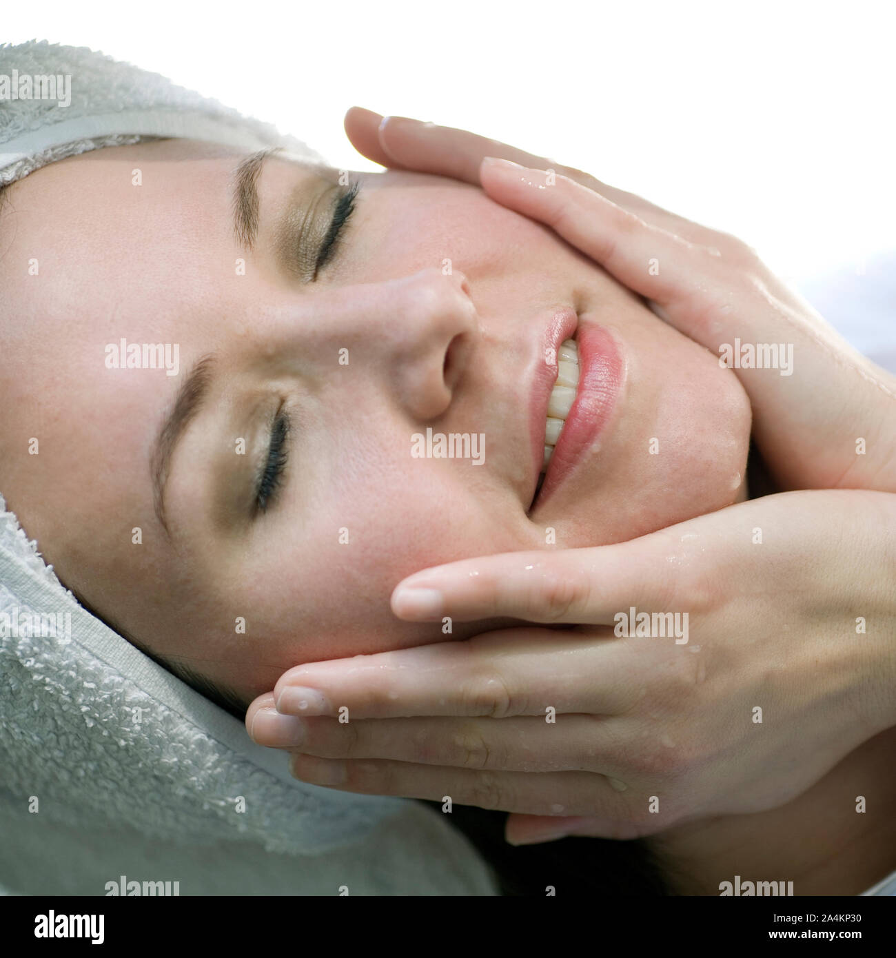 Skin care at a spa Stock Photo - Alamy