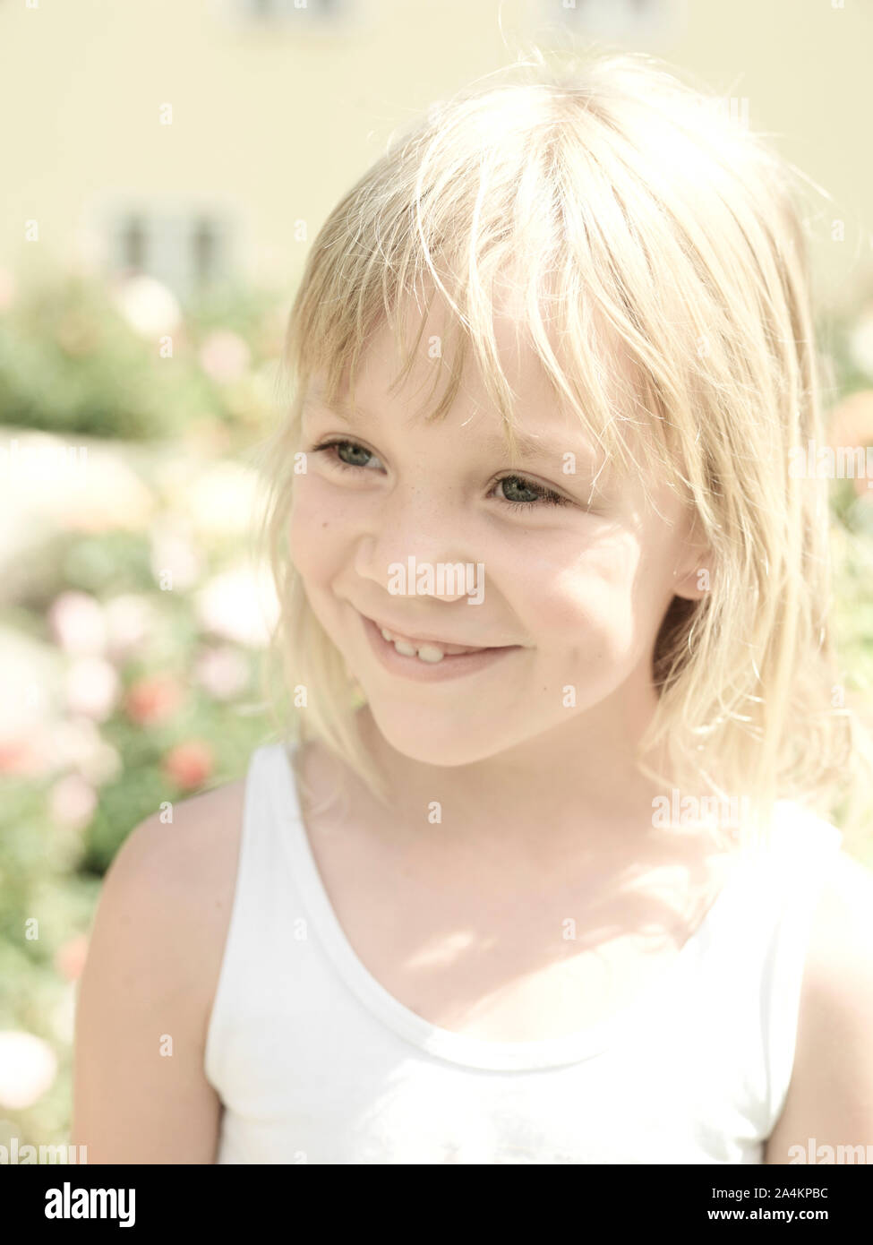 Little girl smiling Stock Photo - Alamy