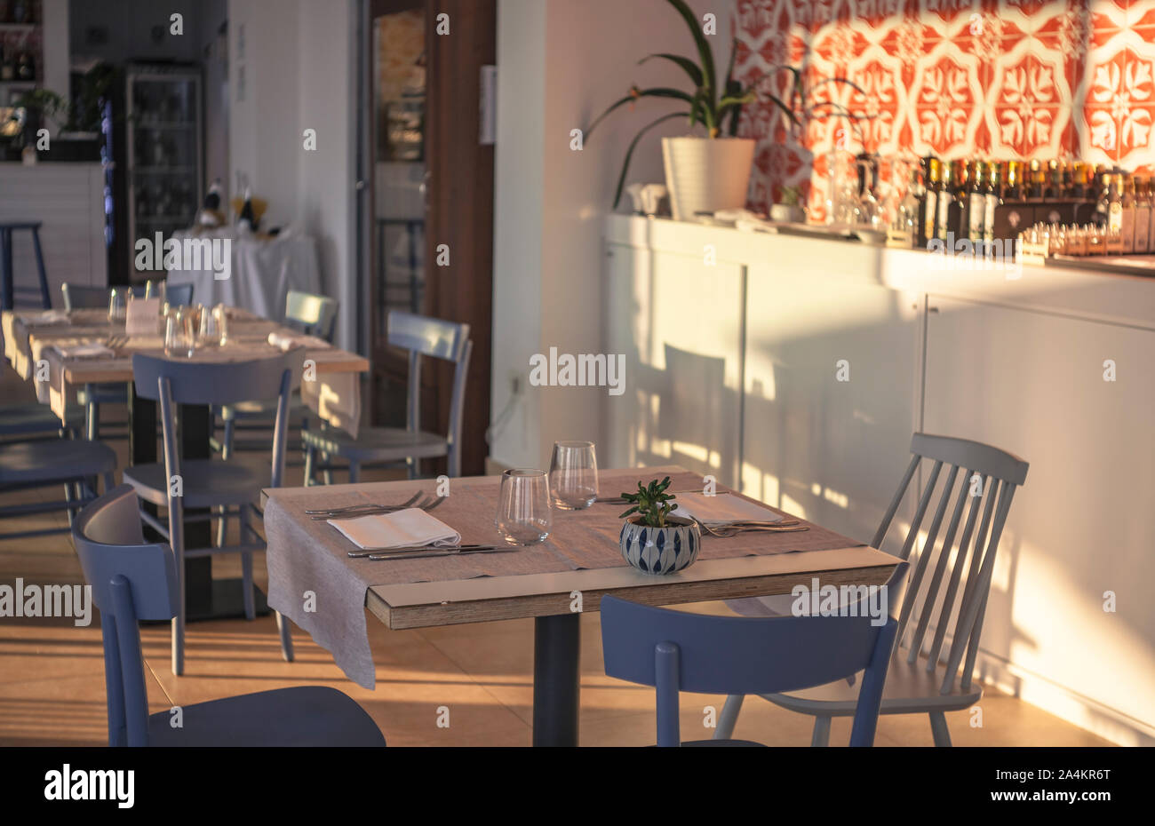 Restaurant tables ready Stock Photo - Alamy