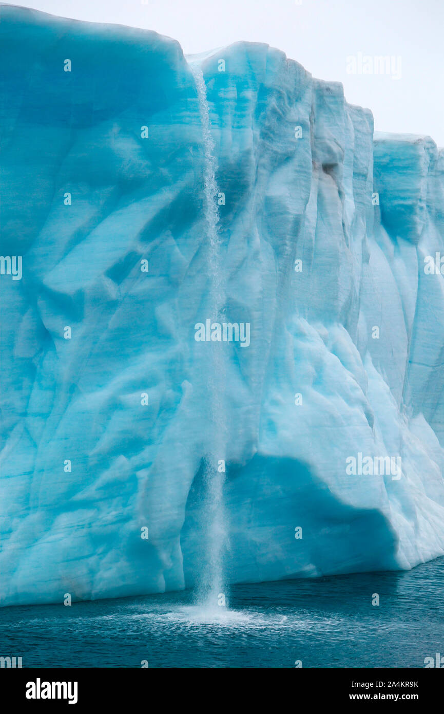 Svalbard Spitsbergen - running water - ice melting - stream Stock Photo ...