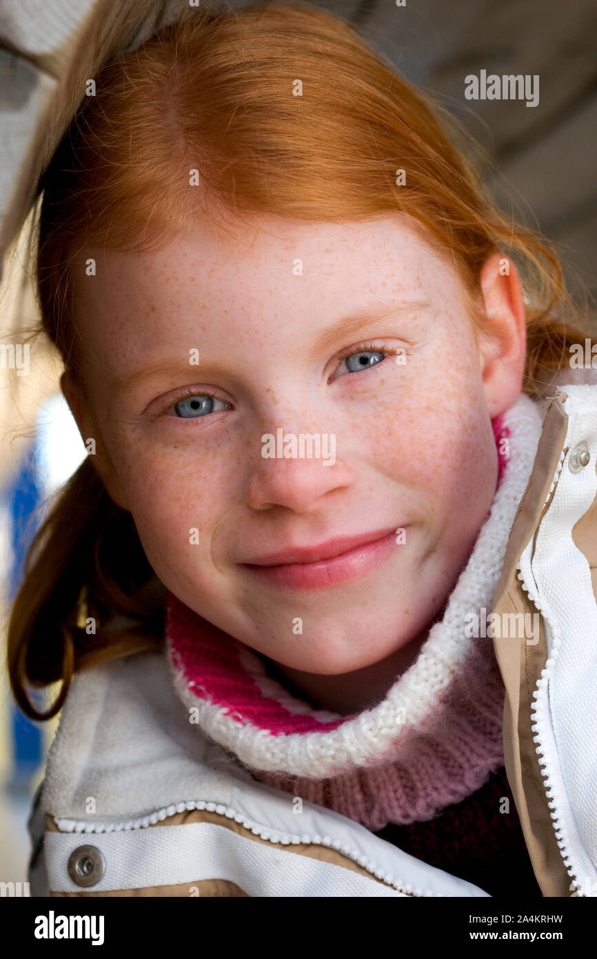 Smiling girl - portrait Stock Photo - Alamy
