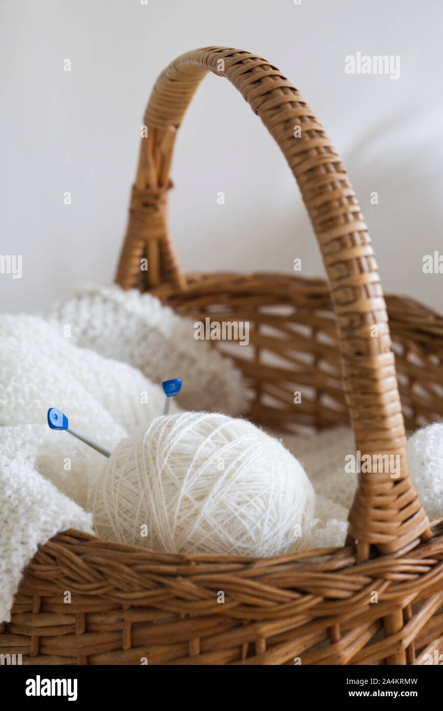 Woollen knitting hi-res stock photography and images - Alamy