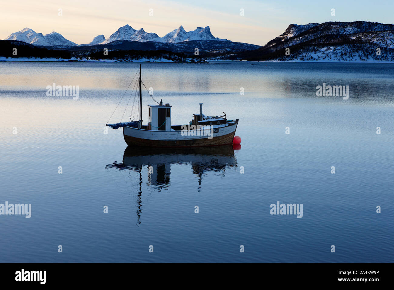 Fishing boat. Tysfjord, Ofoten, Northern Norway Stock Photo - Alamy