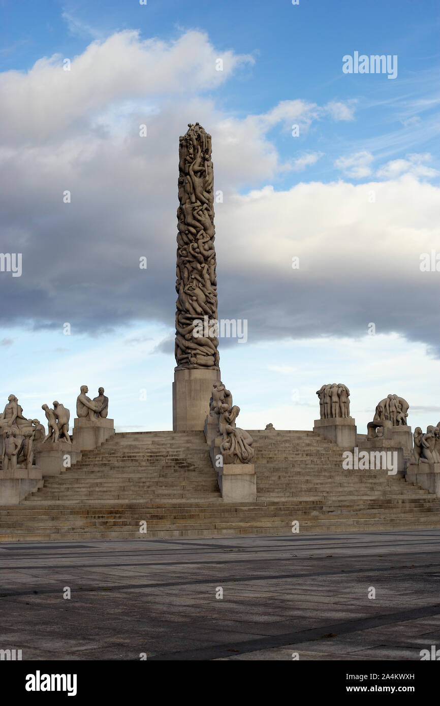 Statues in vigeland sculpture park in oslo hi-res stock photography and ...