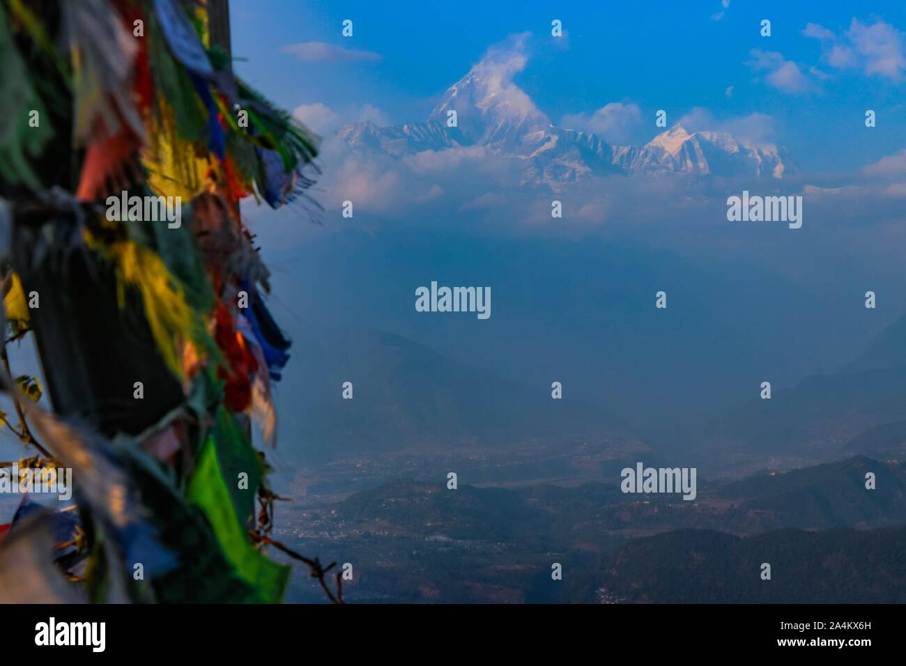 Himalayan range hi-res stock photography and images - Alamy