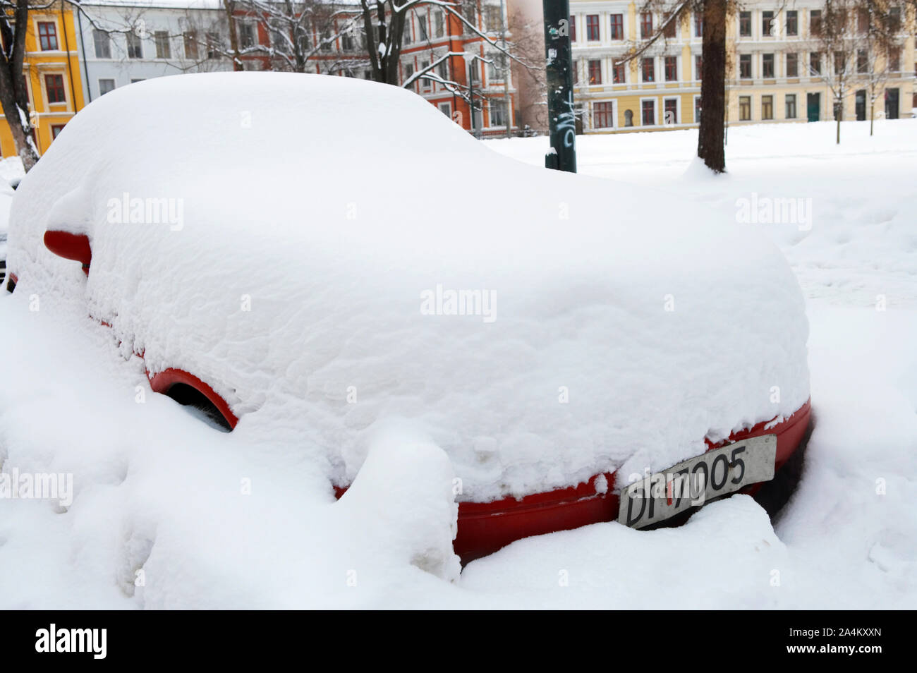 Parked cars covered in snow at Grünerløkka/Grunerlokka, Oslo, Norway ...
