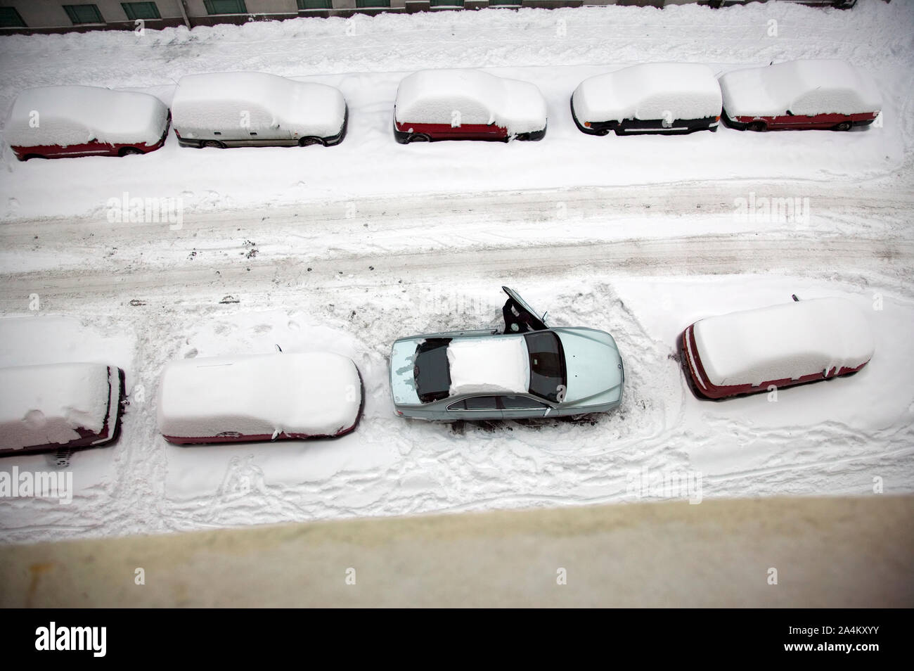 Cars in both directions hi-res stock photography and images - Alamy
