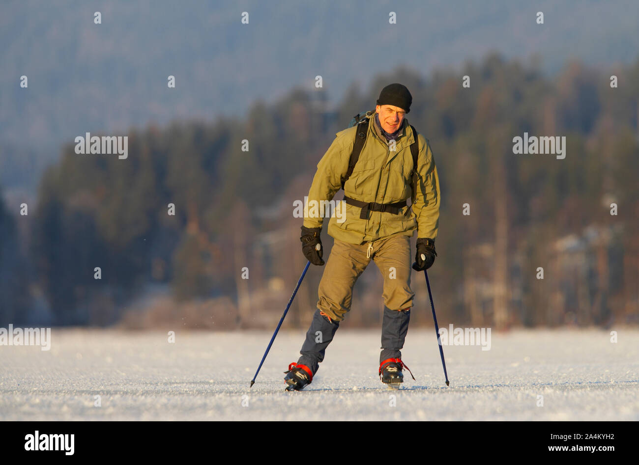 Ice skating action hi-res stock photography and images - Alamy