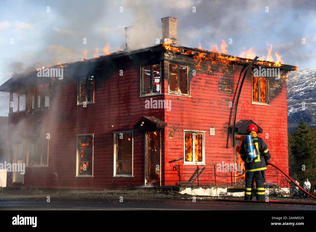 House on fire Stock Photo - Alamy